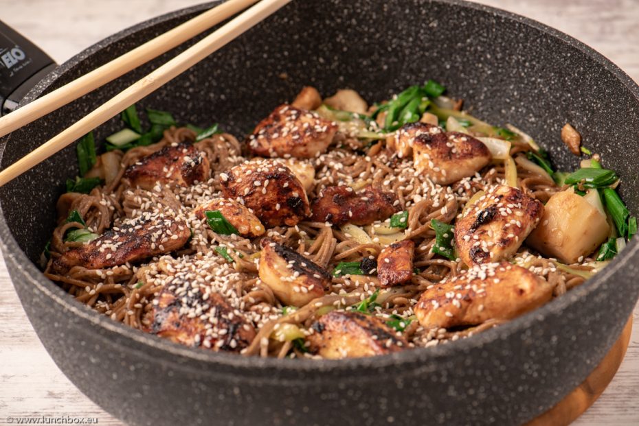 Lunchbox Buckwheat Noodles with fried turkey | Lunchbox