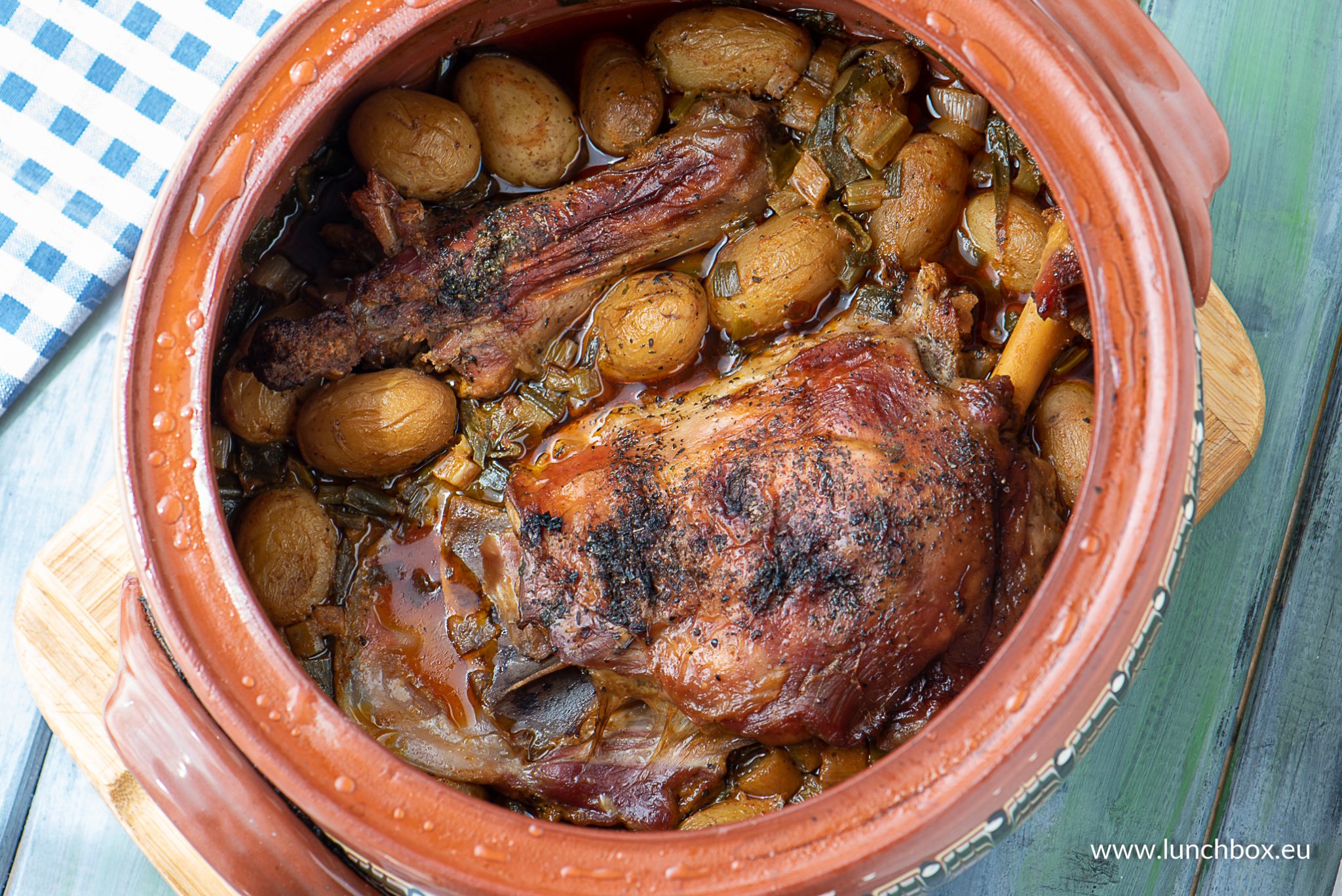 Lamb leg in a clay pot | Lunchbox